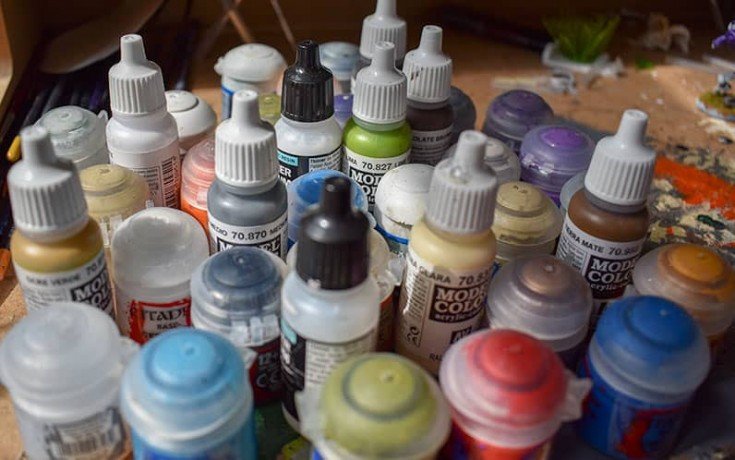 Best Tools and Gear for Miniature Painting